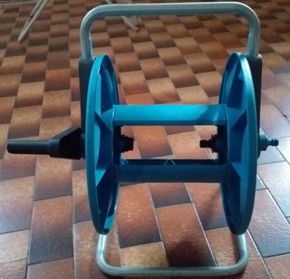 avvolgitubo da giardino 