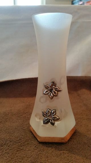 Vasetto in vetro opaco con fiori in argento 925