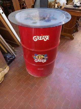 tavolo bar bidone olio Grease