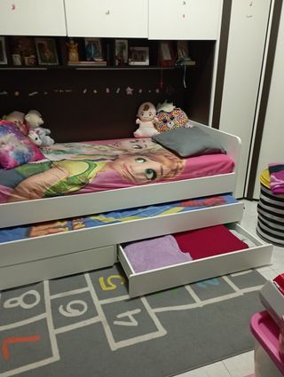 cameretta con letto nuovo e armadio a ponte super