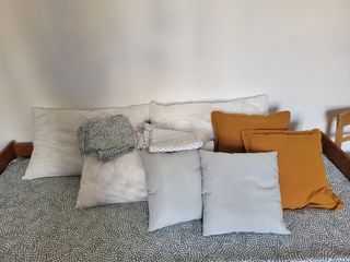 Cuscini di varia forma e dimensione