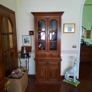 Mobile vetrinetta in rovere