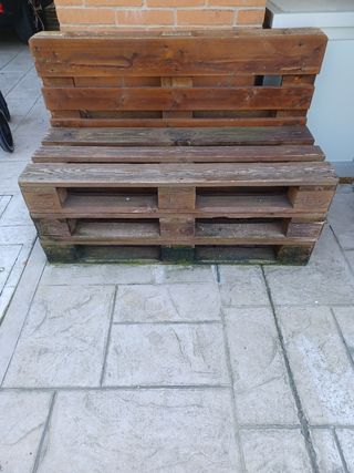 panca con pallet a 3 posti