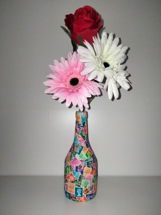 Vaso portafiori con Francobolli Elisabetta II