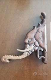 Scultura in legno lavorato a mano vintage

