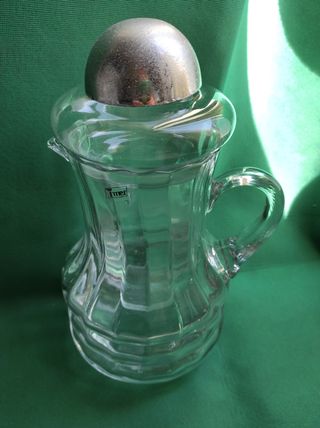 Caraffa vintage con portaghiaccio. 