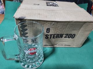 n. 6 boccali in vetro. 