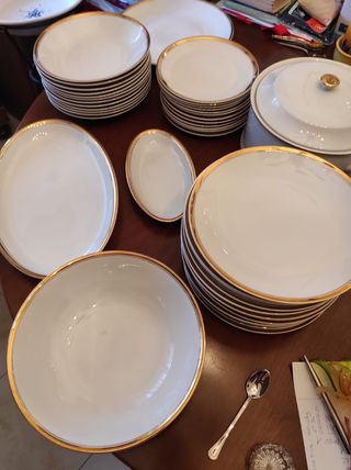 servizio piatti 12 persone con bordo in oro