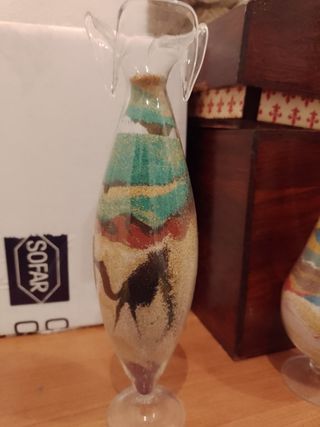 vasetti con sabbia decorata d,'Egitto