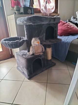 vendesi casetta/tiragraffi x gatti x inutilizzo