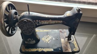 Macchina da cucire Singer antica anno 1920