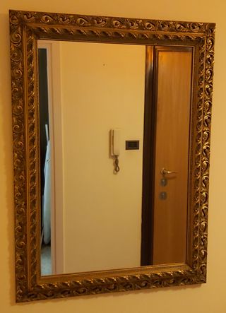 Specchio con cornice antica
