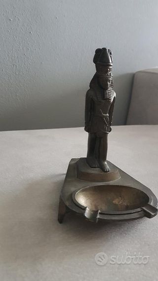 Posacenere faraone vintage in ottone

