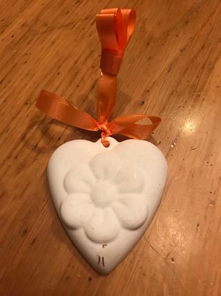 Cuore in resina ipossidica fatto a mano