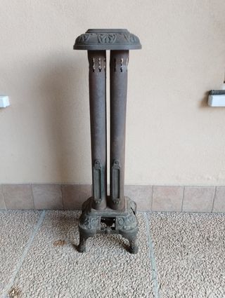 Stufa a gas antica in ferro
