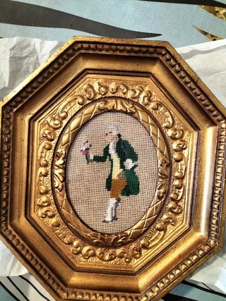 Cornice con ricamo a mano 