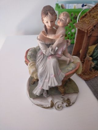 statuetta maternità capo di monte