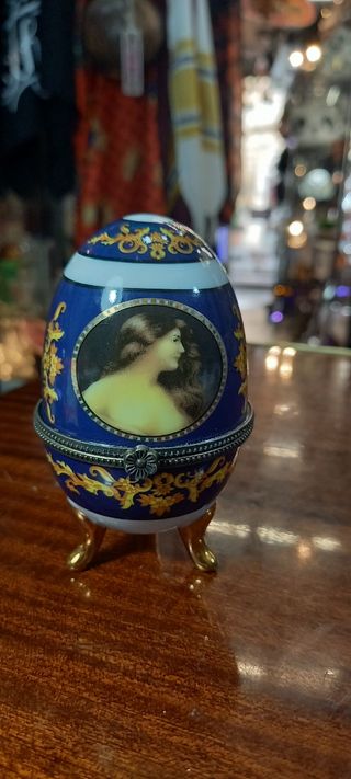 uovo in porcellana portagioie