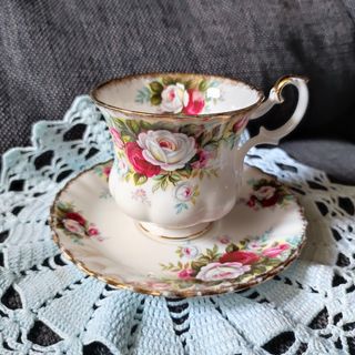 Tazzina Royal Albert celebration (oro fane')