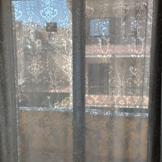 Tenda bianca traforata 