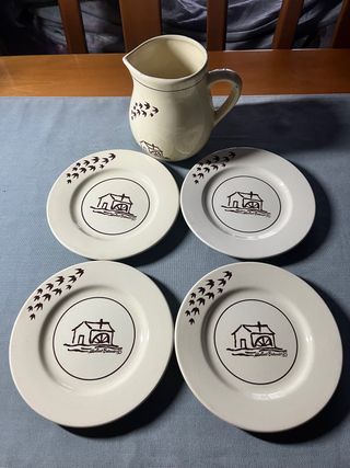 Brocca e 4 piatti Mulino Bianco