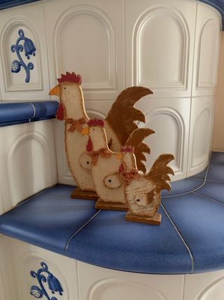 Galline in legno