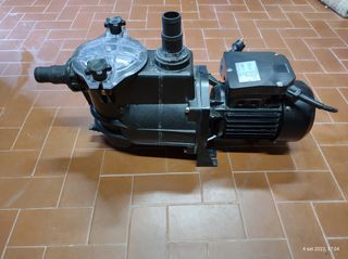 vendo pompa ricircolo acqua piscina, usata poco