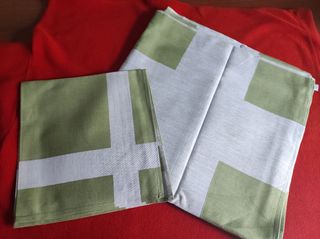 Tovaglia da tavolo quadrata. 