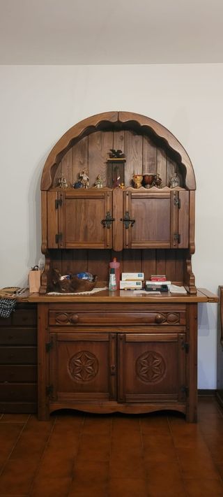 tavolo in noce con sedie panca angolare credenza