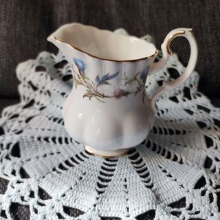 lattiera Royal Albert serie brigadoon.