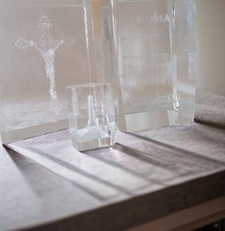 oggetti in vetro lavorato a laser 