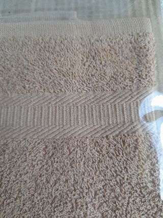 un set di acciugamani da bagno da due pezzi 