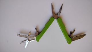 strumento tascabile multifunzione