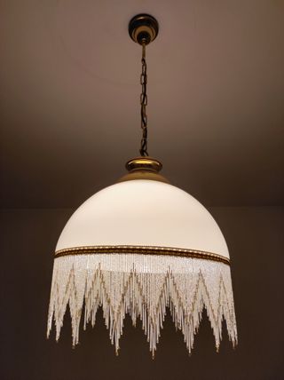 Lampadario in vetro, oro e pendenti