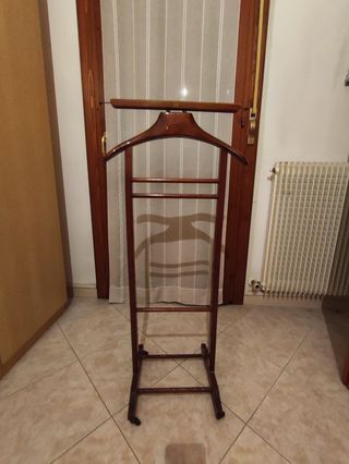 Servomuto in legno con ruote