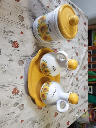 Trio olio, aceto e porta cipolle