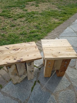 Sgabello in legno massello