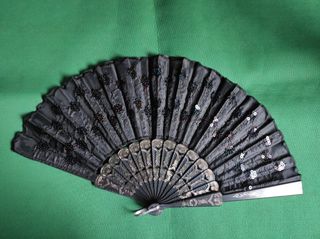 Ventaglio nero vintage. 