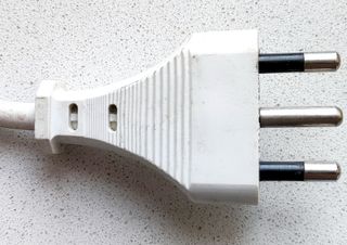 Ciabatta elettrica 16A 8 posti cm 150 Usata interr