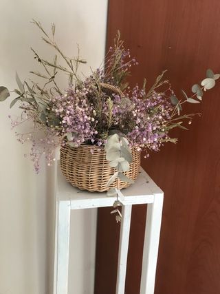 Cestino con fiori semprevivi 