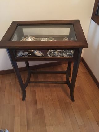 Tavolino in vero legno di noce 