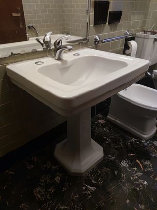 Sanitari, lavabo vintage, molto eleganti
