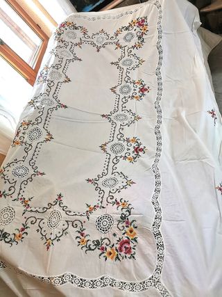 tovaglie di puro cotone lavorate a mano. 