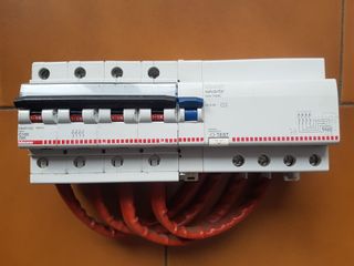 BTicino Interruttore F84H/100 + Blocco G44/125AC