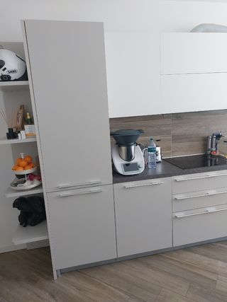 Cucina completa di elettrodomestici