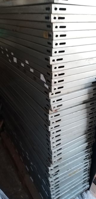 scaffali