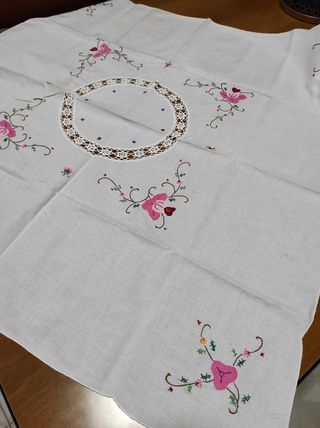 Centrotavola quadrato in cotone. 