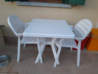 tavolino giardino con poltroncine