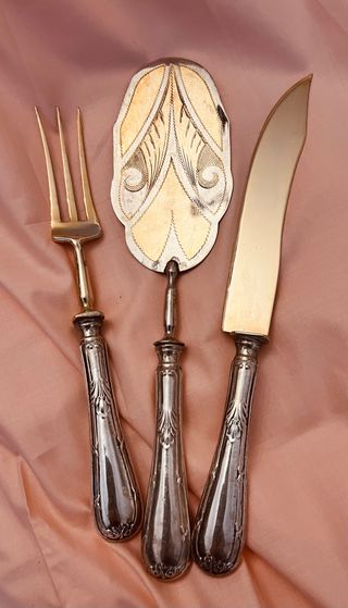 Cubiertos de postre con mango de plata 