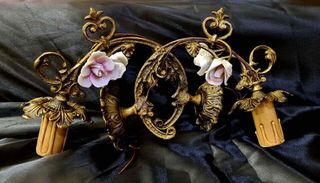 Elegante coppia di appliques in bronzo con rose